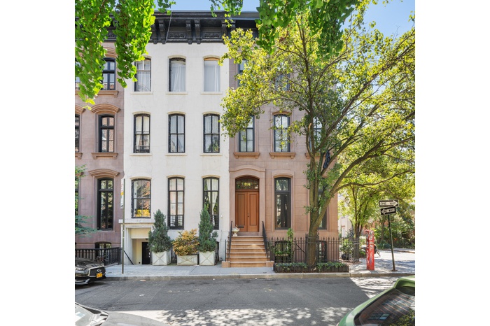 Manhattan Townhouses for Sale