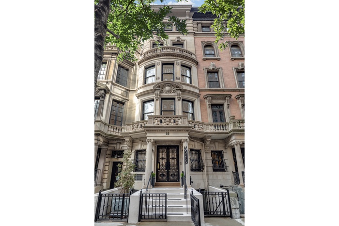 Manhattan Townhouses for Sale